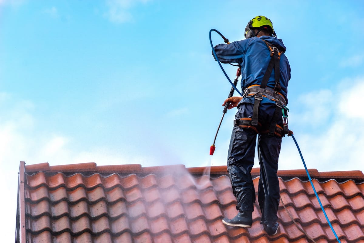 Roof Power Washing Near Me